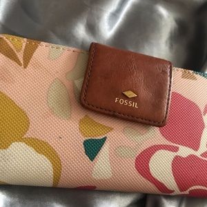 Fossil | Bags | Preowned Floral Fossil Leather Large Snap Wallet | Poshmark